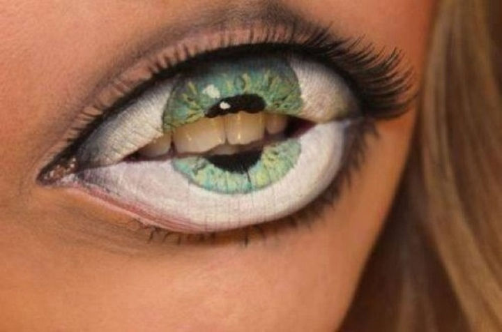 37 Scary Face Halloween Makeup Ideas You'll Want to Try