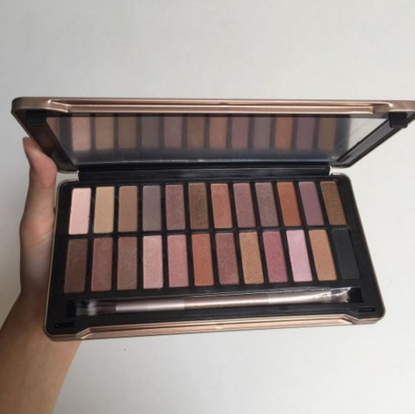 31 Hilarious Makeup Addiction Signs That Mean You LOVE Makeup