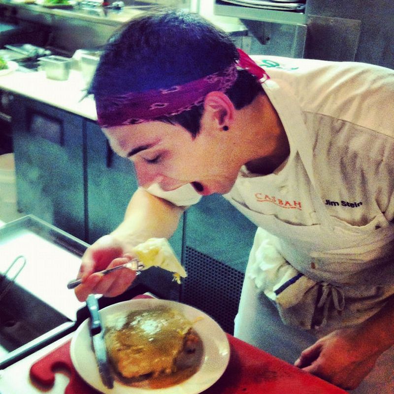 Chef Reveals What Goes on Behind the Scenes in a Restaurant Kitchen