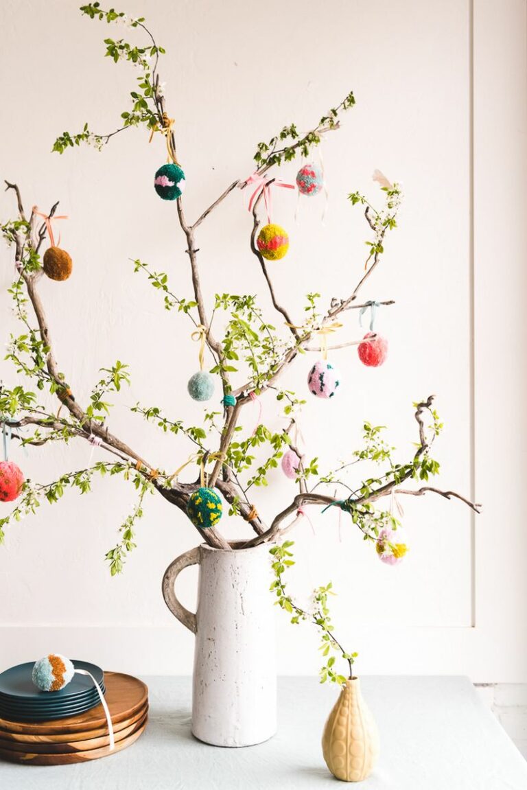 Easter Christmas Tree Decorating Ideas Featuring Cute Ornaments