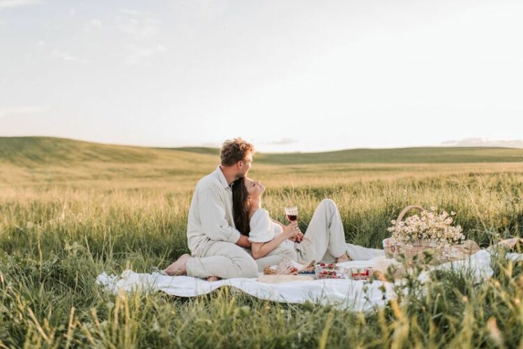The Perfect Date Picnic Ideas for Summer Romance